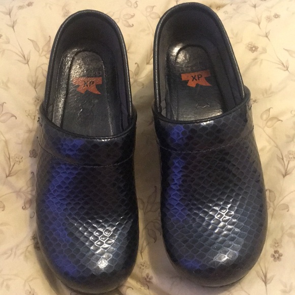 Dansko | Shoes | Dansko Blue Anaconda Patent Leather Pro Xp Clogs ...